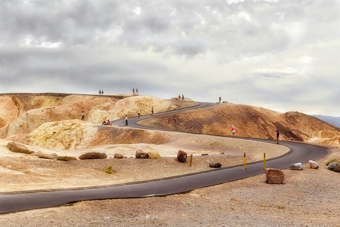 Death Valley Small Group Day Tour From Las Vegas - Lunch at Badwater Saloon: A Relaxed Meal in the Desert