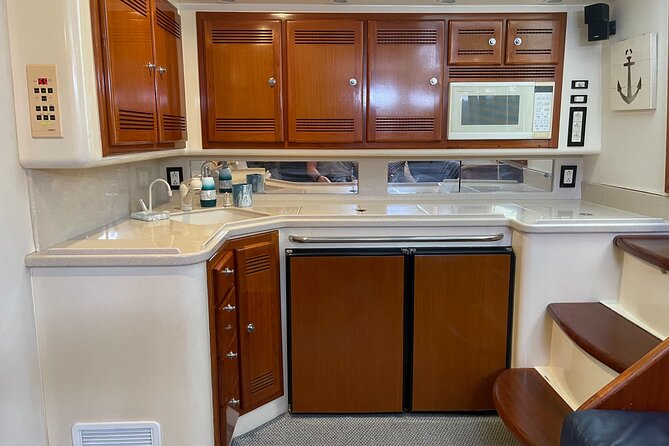 Deep Sea Fishing Charter in Waikiki, Hawaii - Key Points