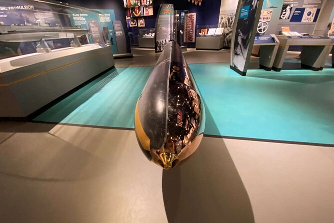 Deluxe Arizona Memorial Bowfin Submarine and Honolulu City Tour - Transportation, Group Size, and Practicalities