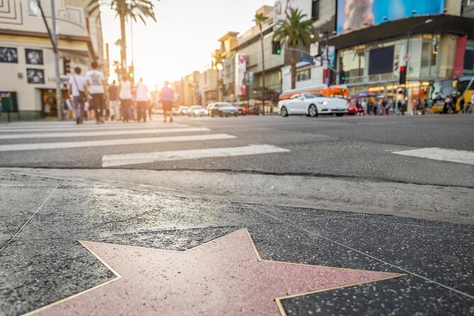 Deluxe Los Angeles 5-Hour Limo Tour with Drinks Included - Key Points