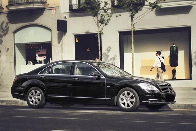Departure by Luxury Sedan from Denver City to Denver Airport DEN - Authentic Traveler Insights