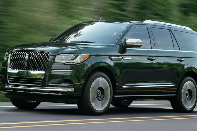Departure Transfer from Milwaukee to Milwaukee Airport MKE by SUV - An In-Depth Look at the Transfer Experience  