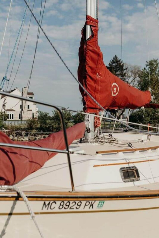 Detroit: Sailing Tour on the Detroit River - FAQ