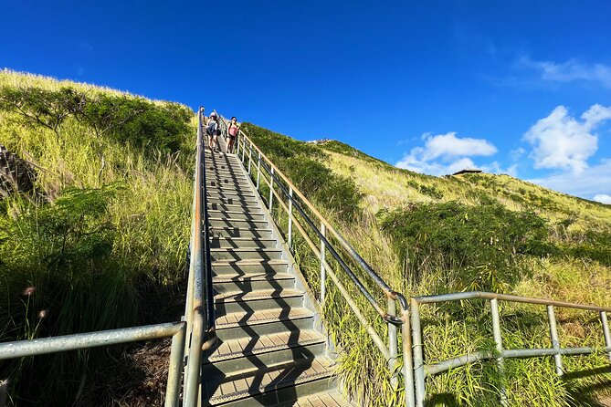 Diamond Head Hiking and Oahu Island Experience feat. North Shore - Authentic Experiences and Hidden Gems