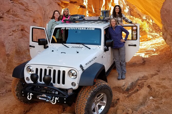 Do it like a local! Drive a canyon in the comfort of your personal SUV! - Key Points