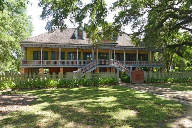 Double Plantation Tour: Oak Alley and Laura - The Experience in Action