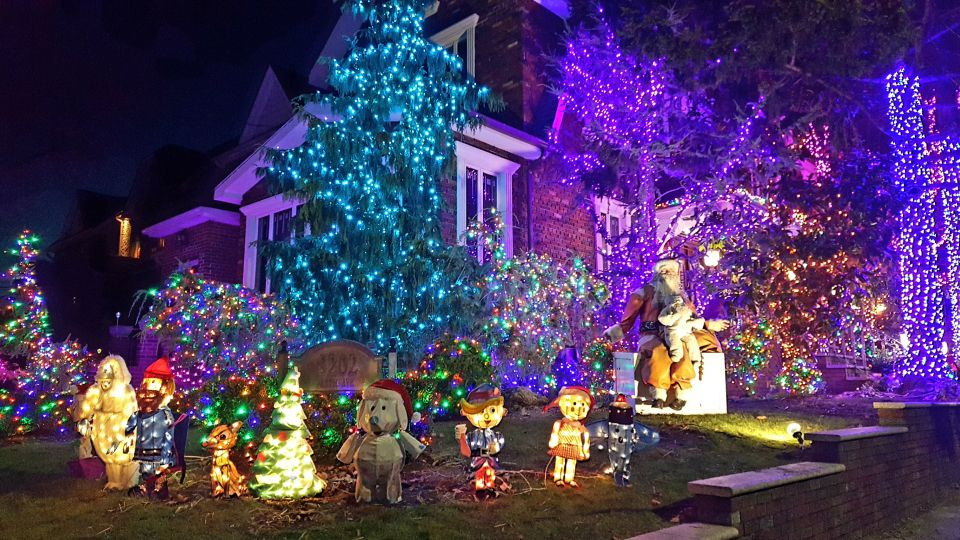 Dyker Heights Holiday Lights - Who Should Consider This Tour?
