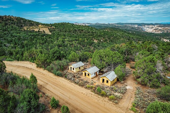 East Zion: Abandoned Mine Guided Hike - The Trail to the Mine: A Short but Impactful Hike  