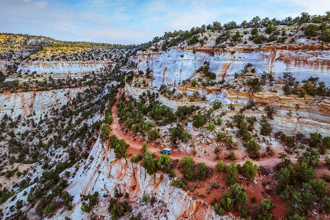 East Zion: Powell's Way Full-Day Canyoneering - The Thrill of Rappelling and the Beauty of the Backcountry
