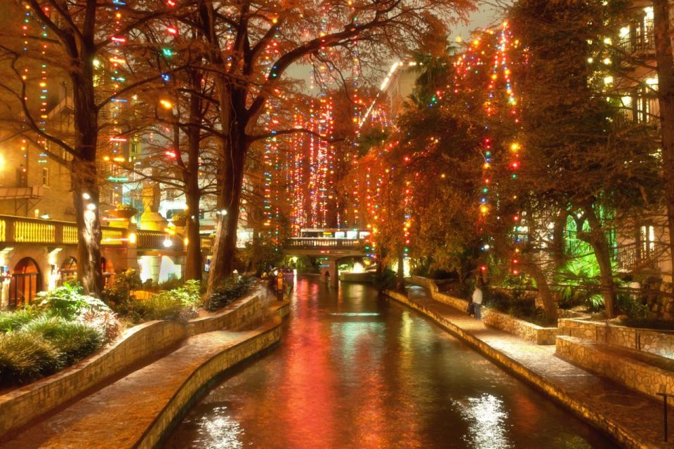 Enchanted Christmas Stroll: San Antonios Festive Gems - Key Points