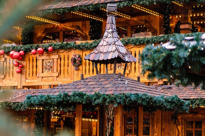 Enchanted Yuletide Walking Tour of Ithaca's Festive Delights - Authentic Insights from Reviews