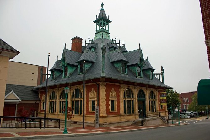 Epic Clarksville Scavenger Hunt: Tennessee's Top Spot! - Key Points