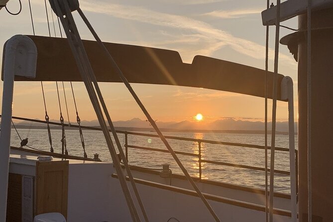 Evening Colors Sunset Sail Tour in Seattle - FAQ