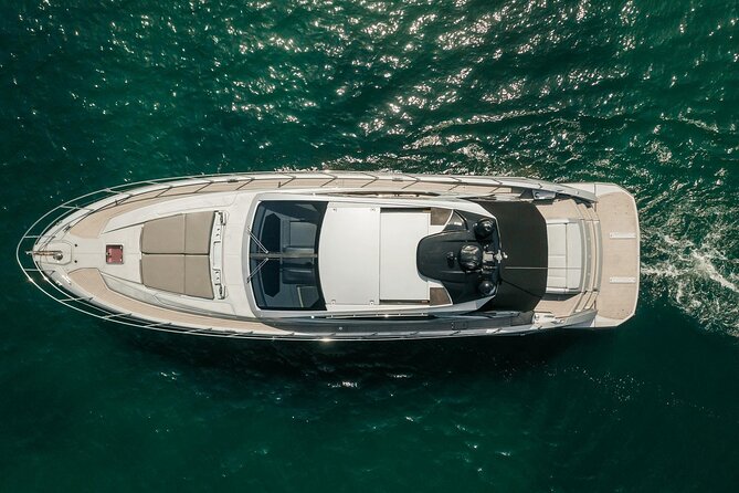 Experience Luxury 65FT Azimut Private Yacht in Miami Beach - Included Amenities and Extras