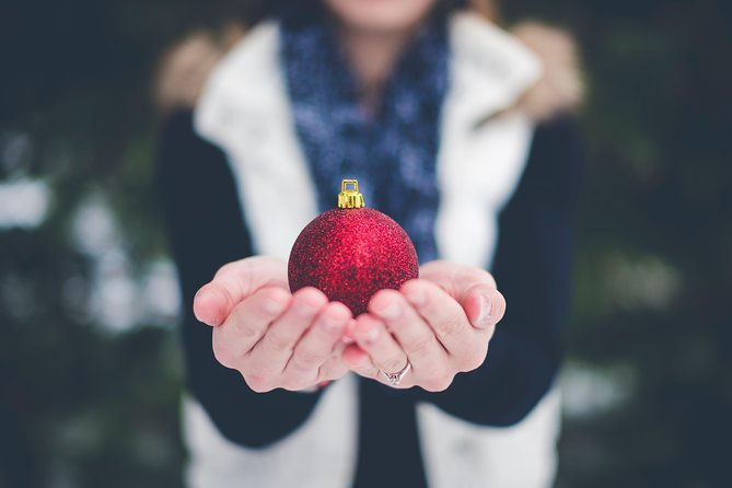 Experience the season with a scavenger hunt in Shreveport with Holly Jolly Hunt - Key Points