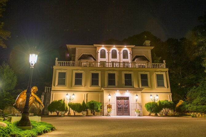 EXPOSURE at the Mystic Dark Room - The Venue Experience and Additional Features