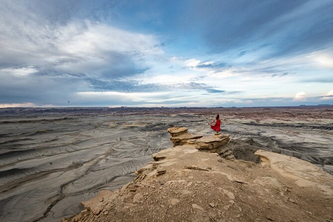 Factory Butte and Moonscape Overlook Guided Tour - Exploring the Itinerary: What You Can Expect