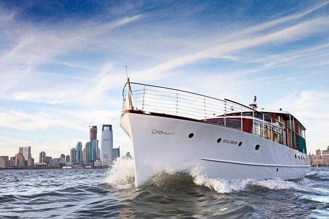 Fall Foliage Cruise on Yacht Full Moon from Chelsea Piers - Key Points