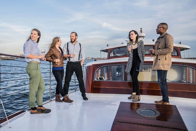 Fall Foliage Cruise on Yacht Full Moon from Chelsea Piers - Who Will Love This Tour?