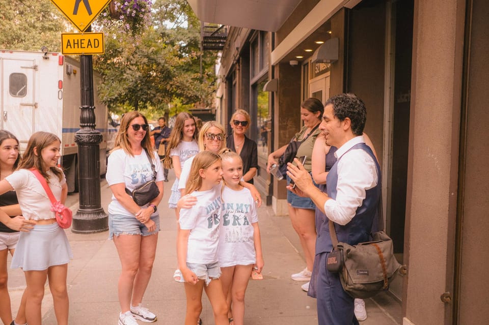 Fan Tribute: Taylor Swift in New York Walking Tour - A Closer Look at the Tour Experience