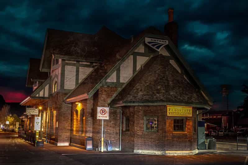 Flagstaff: Ghosts of Route 66 Haunted Walking Tour - The Guide and Group Dynamic