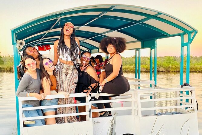 Freaky Tiki Boat Bayou Tour -7 miles from quarter w/ Bathrooms - Key Points