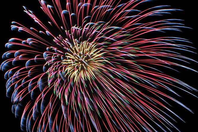 Friday Fireworks Dinner Sail from the Hilton Hawaiian Village - The Price and Its Value