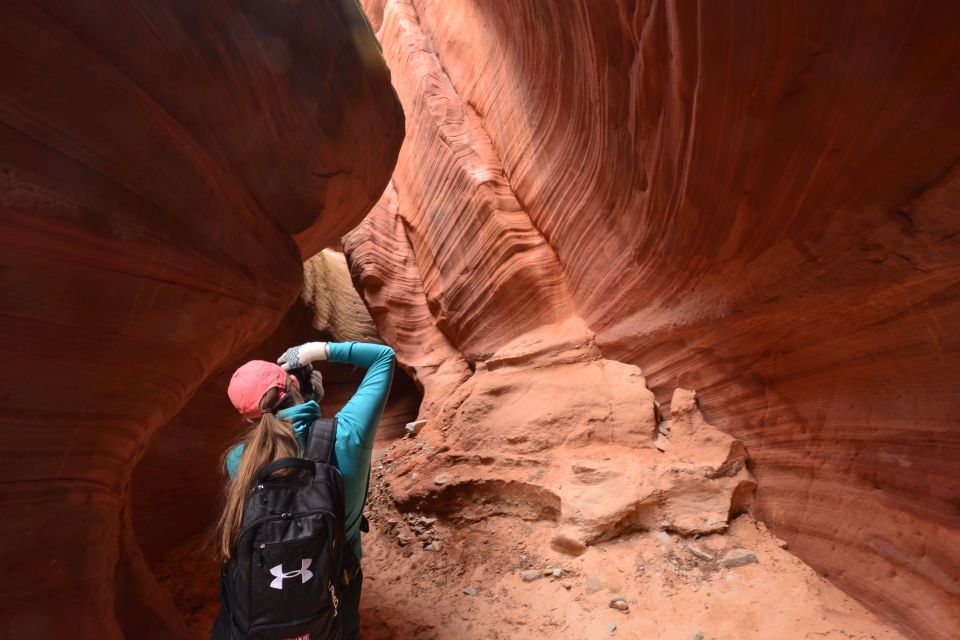 From Kanab: 3-Hour Peek-a-Boo Slot Canyon Hiking Tour - The Itinerary: What to Expect During Your 3-Hour Adventure