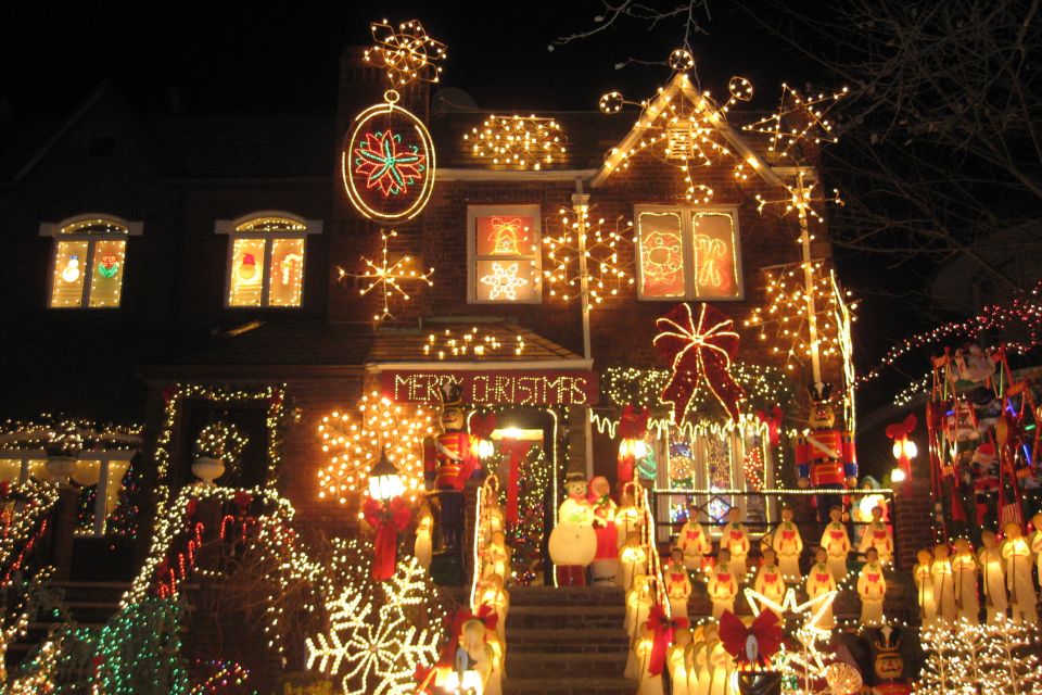 From Manhattan: 4-Hour Brooklyn Christmas Magic Tour - Detailed Breakdown of the Itinerary