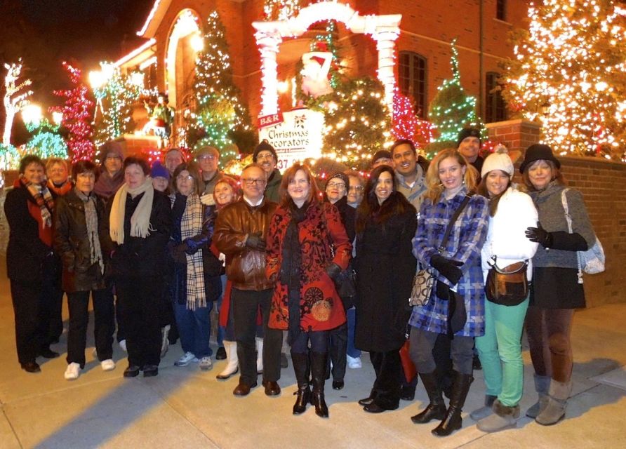 From Manhattan: 4-Hour Christmas Lights Luxury Bus Tour - A Deep Dive into the Experience