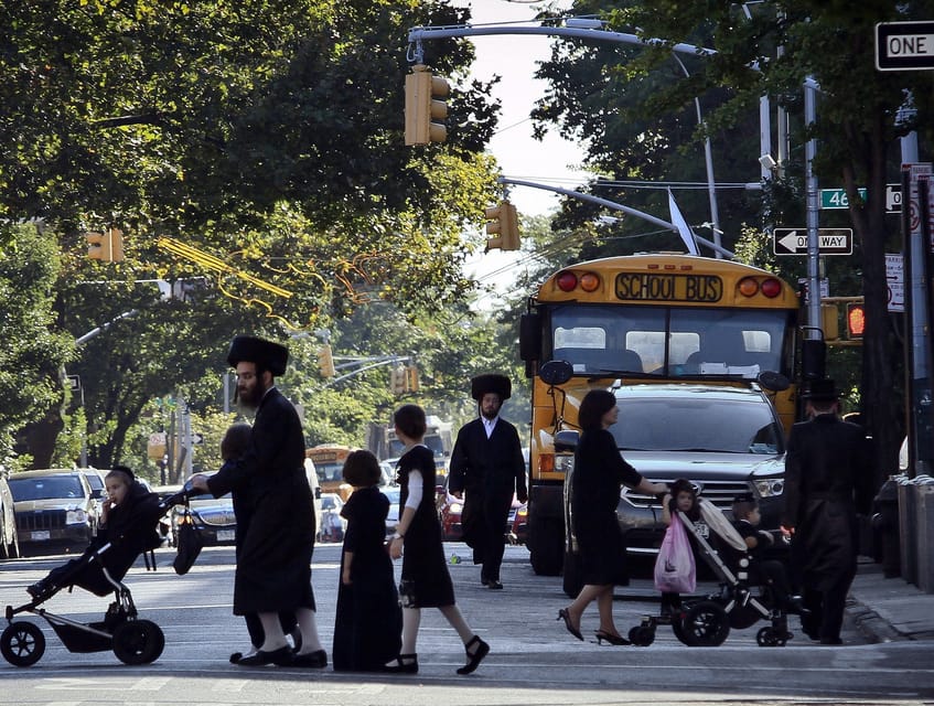 From Manhattan: 5-Hour Bronx, Queens, and Brooklyn Bus Tour - Who Should Consider This Tour?