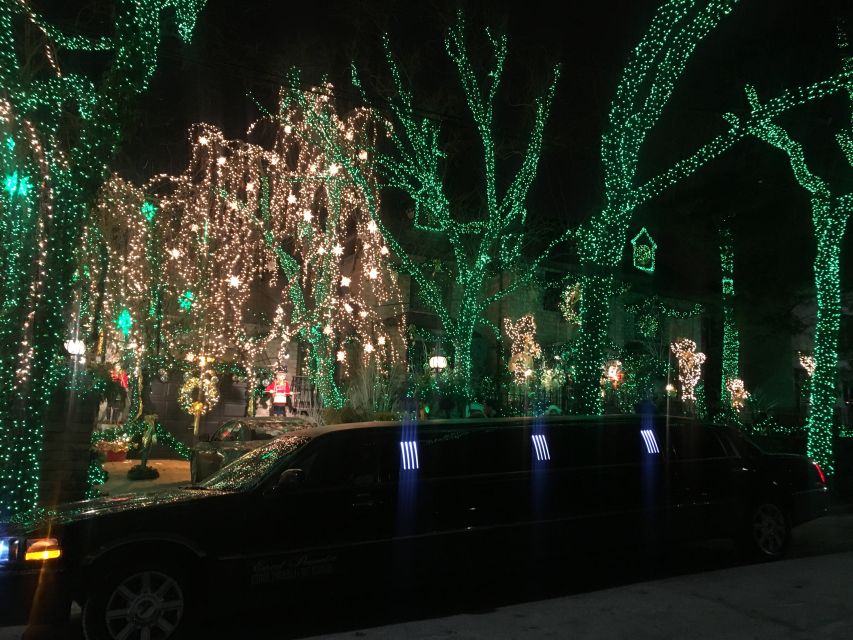 From Manhattan: Private Brooklyn Christmas Tour by Limousine - An In-Depth Look at the Brooklyn Christmas Tour by Limousine