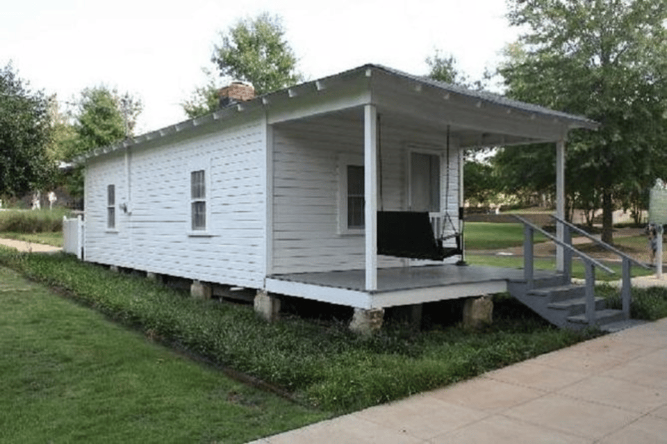From Memphis: Elvis Presley Birthplace and Park Guided Tour - The Sum Up