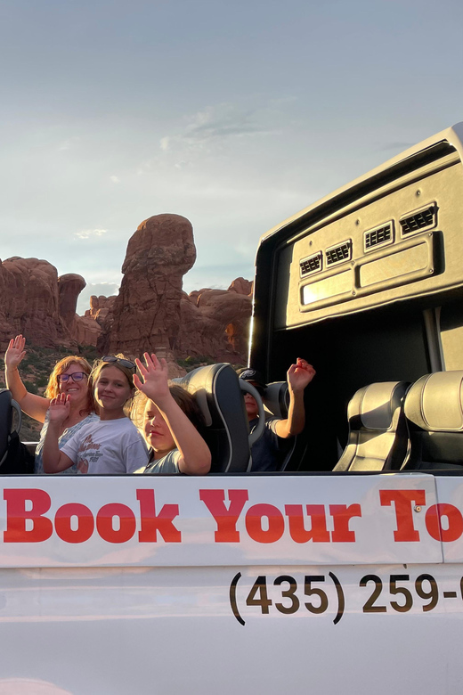 From Moab: Arches National Park Scenic Tour with Short Hikes - Why This Tour Offers Great Value