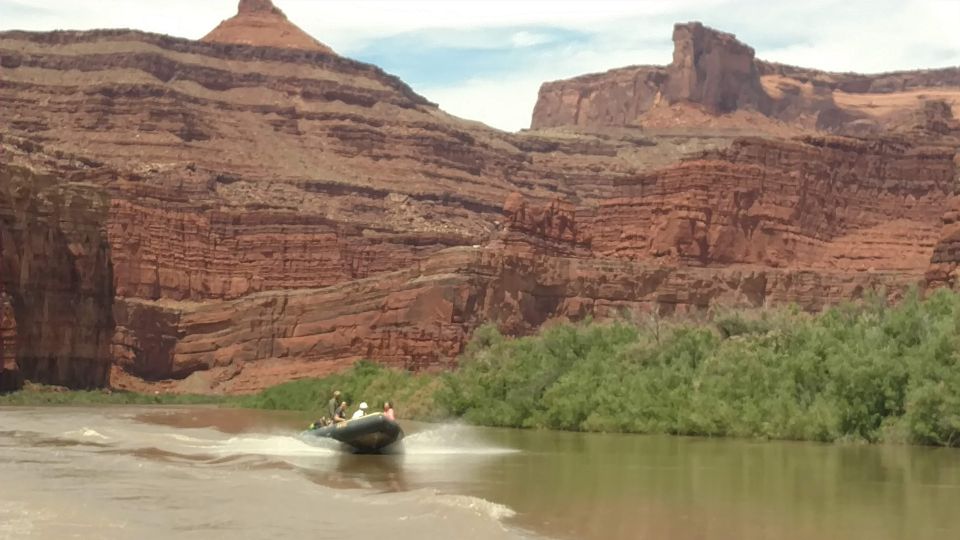 From Moab: Canyonlands 4x4 Drive and Calm Water Cruise - The Colorado River Cruise: Calm Waters and Unique Views