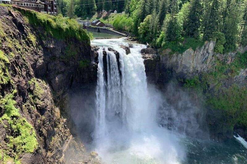 From Seattle: Pacific Northwest Waterfalls & Hiking Tour - Detailed Review of the Tour