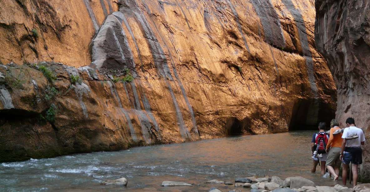 From Springdale: The Zion Narrows Hike with Lunch - Key Points