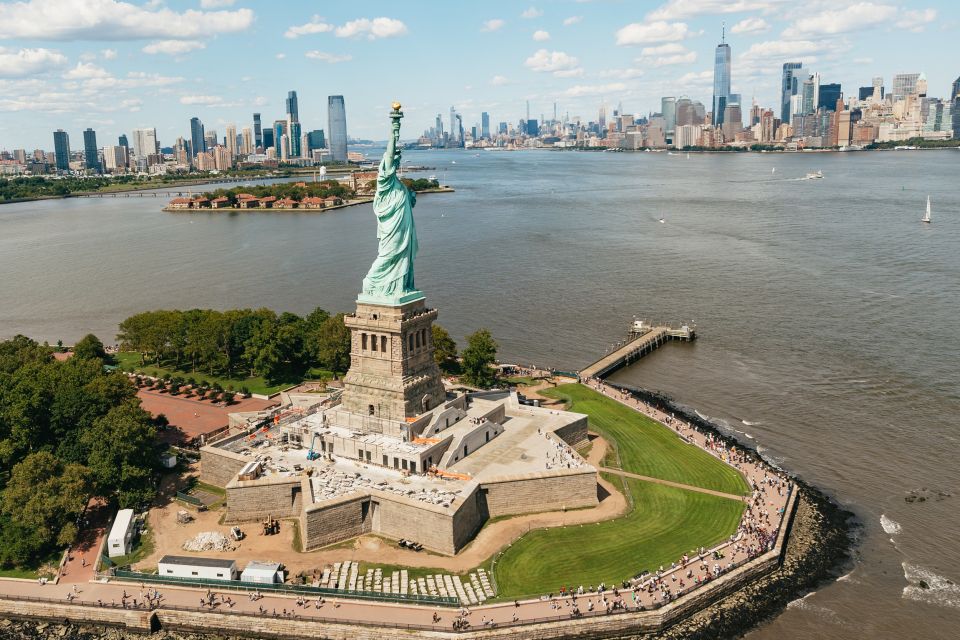 From Westchester: Private NYC Helicopter Tour for 2-6 People - Engaging Introduction