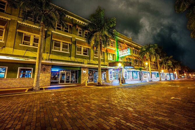 Ft. Myers Ghosts Tour by US Ghost Adventures - Exploring the Fort Myers Ghosts Tour by US Ghost Adventures