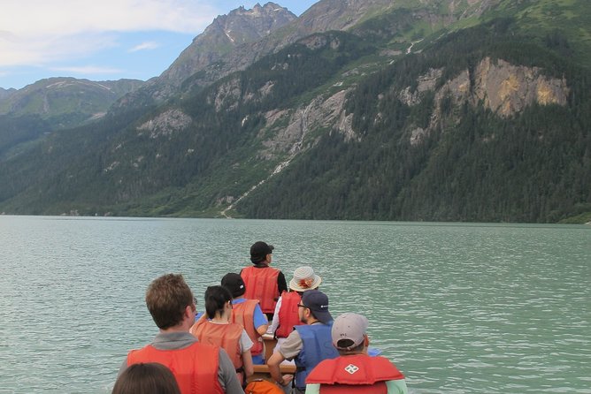 Full-Day Alaska Wildlife Voyageur Canoe Safari from Skagway - An In-Depth Look at the Alaska Wildlife Voyageur Canoe Safari