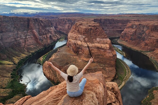 Full-Day Antelope Canyon and Horseshoe Bend Tour from Las Vegas - The Experience and Practicalities