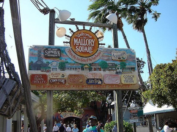 Full-Day Key West Tour and Coral Reef Snorkeling with Open Bar - Key Points