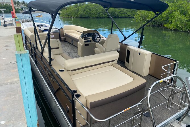 Full Day Premium 24ft Pontoon Boat With Cozy Lounge Upgrades - Discovering the Full Day Premium 24ft Pontoon Boat With Cozy Lounge Upgrades in Key West