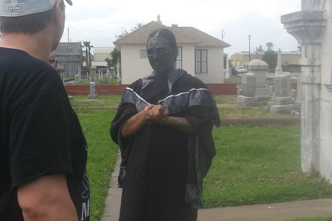 Galveston Cemetery Tour with Ghost Hunting Equipment - What to Expect from the Itinerary
