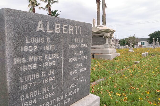 Galveston Cemetery Tour with Ghost Hunting Equipment - Who Should Consider This Tour?