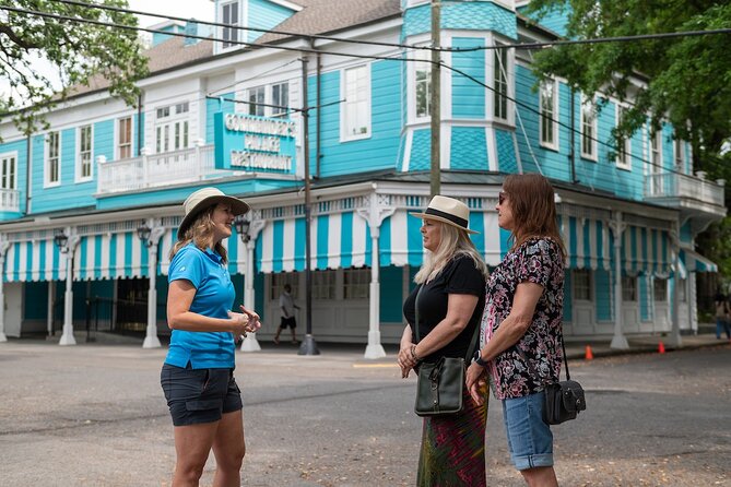 Garden District Tour Extra Small Group of 9 or less - The Intimate Small-Group Format