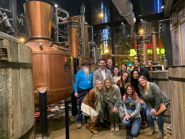 Gatlinburg: Wine and Moonshine Walking Tour with Tastings - Walkthrough of the Itinerary