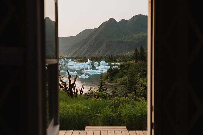 Glamping Remote Overnight Iceberg View Stay - Glamping Remote Overnight Iceberg View Stay: An Authentic Alaska Escape