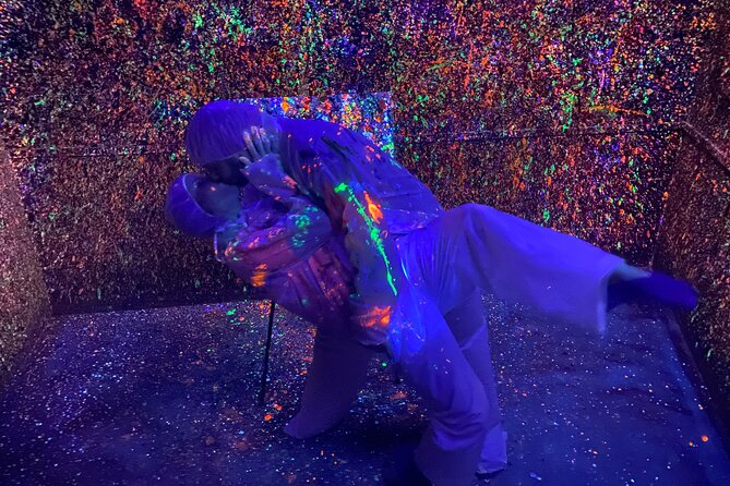 Glow in the Dark Splatter Paint Experience - The Itinerary: What to Expect