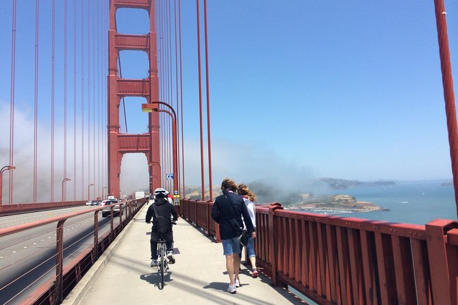 Golden Gate Bridge Bike Rental (Includes Free Helmet & Lock) - Key Points